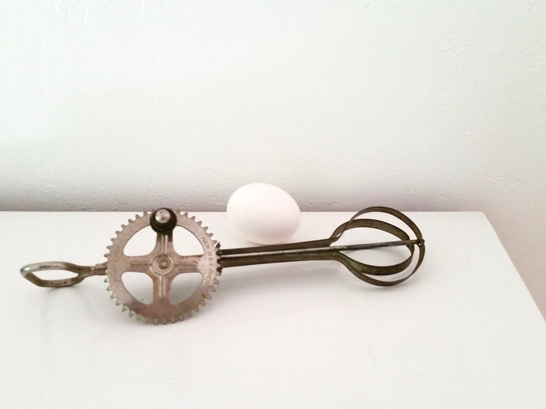 Vintage Hand Mixer . Antique Egg Beater . Vintage Kitchen . - Etsy