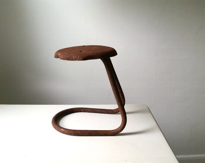 Rusty Milking Stool . Farmhouse Style . Primitive Home Decor . Cabin ...