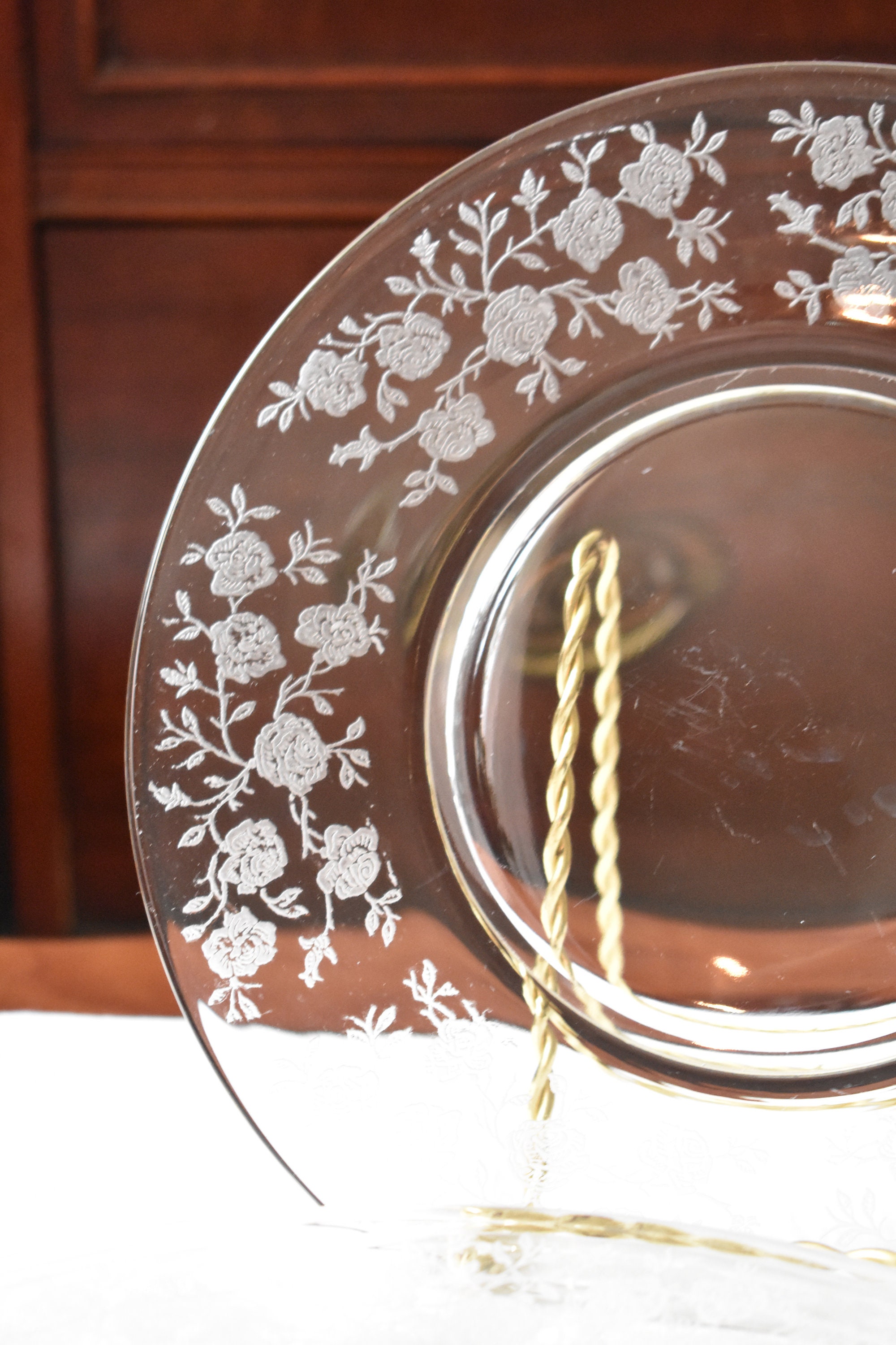 4 Roses Plate Glass 8" , Round Plate With Flowers, #050721 - Etsy