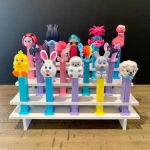 Zigzag Rows 16" Wide PEZ Dispenser Display Shelf Stadium Style - Fits ...