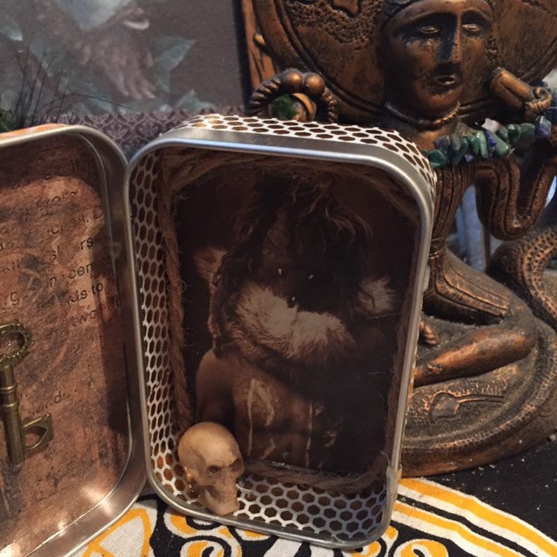 Shaman Altoid Tin Portable Altar - Etsy