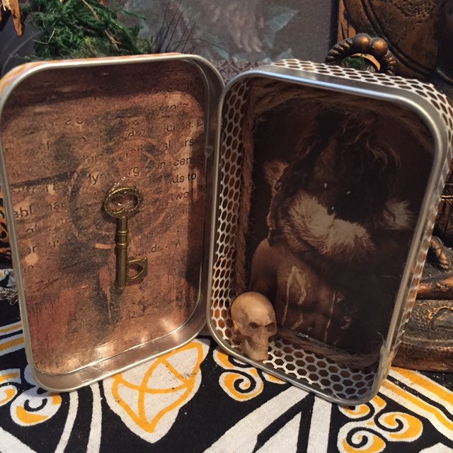 Shaman Altoid Tin Portable Altar - Etsy