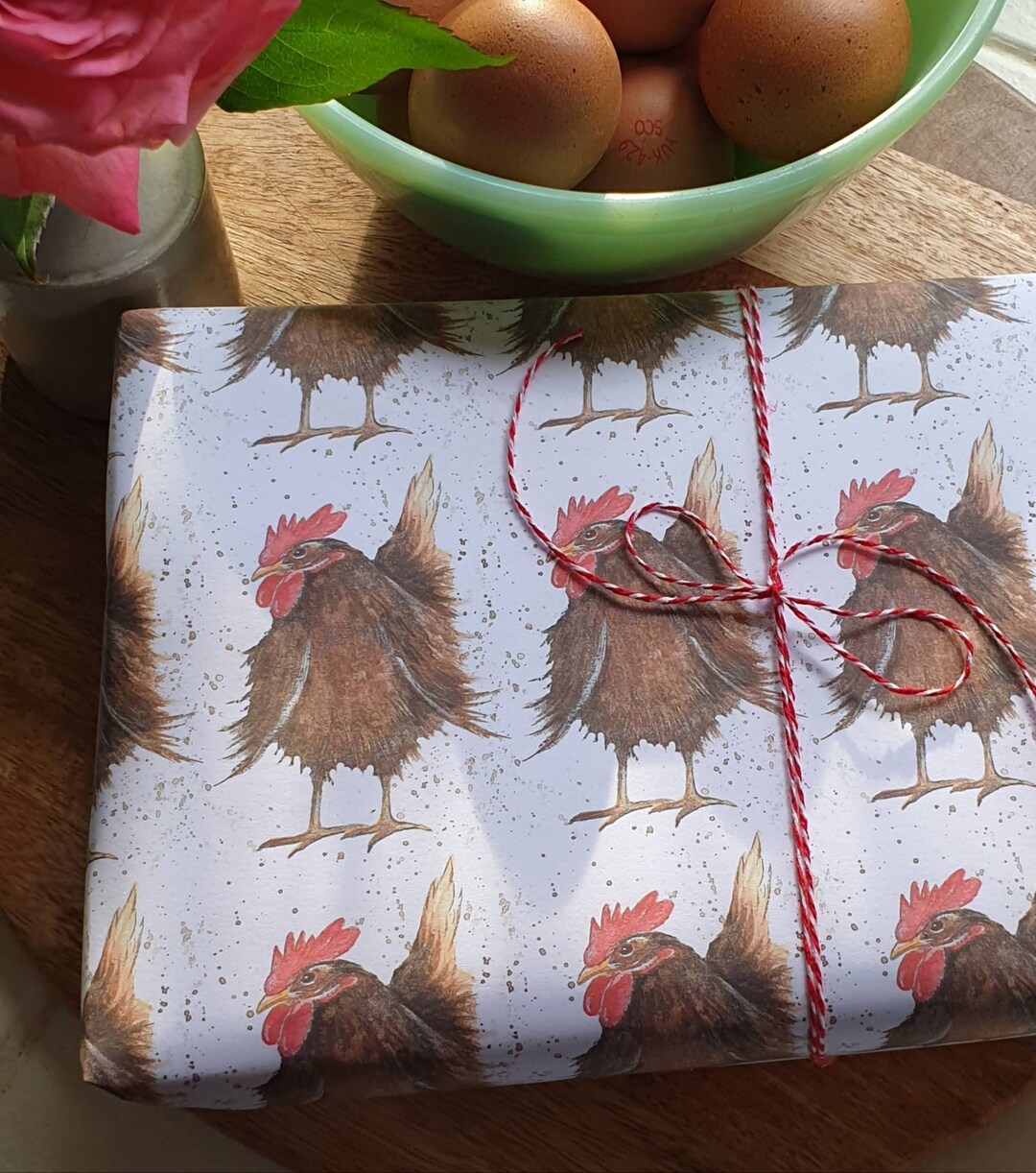 Chicken Wrapping Paper. Wrapping Paper With Chicken. Chicken Present ...