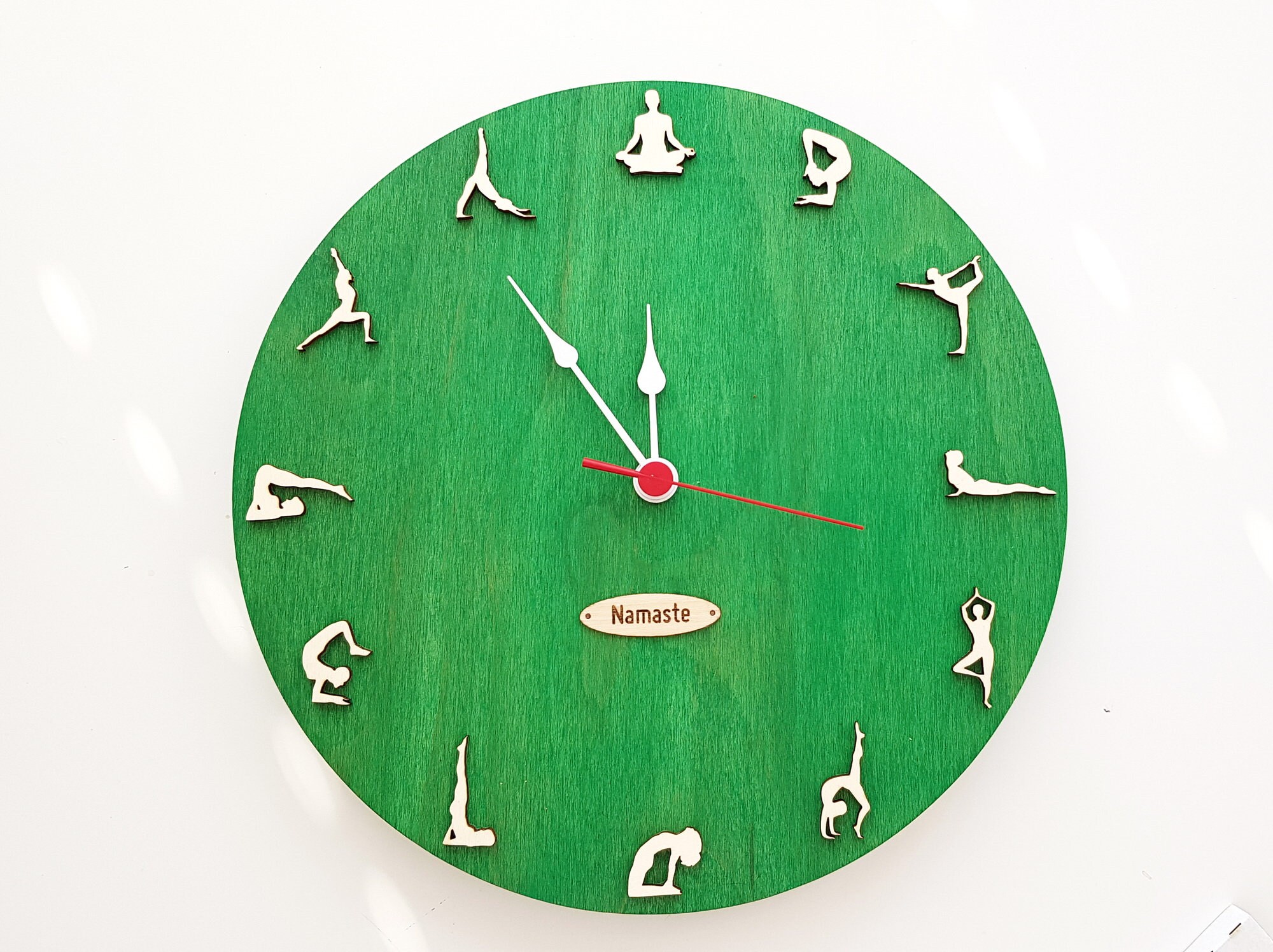 Yoga clock Yoga gift wood wall clock Zen Om gift for yoga - Etsy España