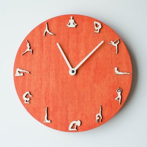 Yoga clock Yoga gift wood wall clock Zen Om gift for yoga - Etsy España