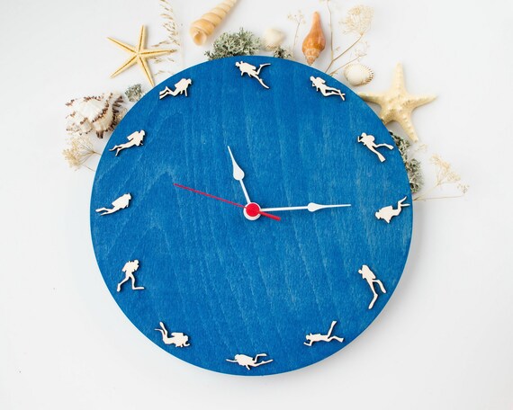 Diving Clock Wooden Clock With Figurines of Divers - Etsy