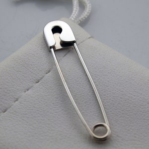 14K Yellow Gold Safety Pin - Etsy