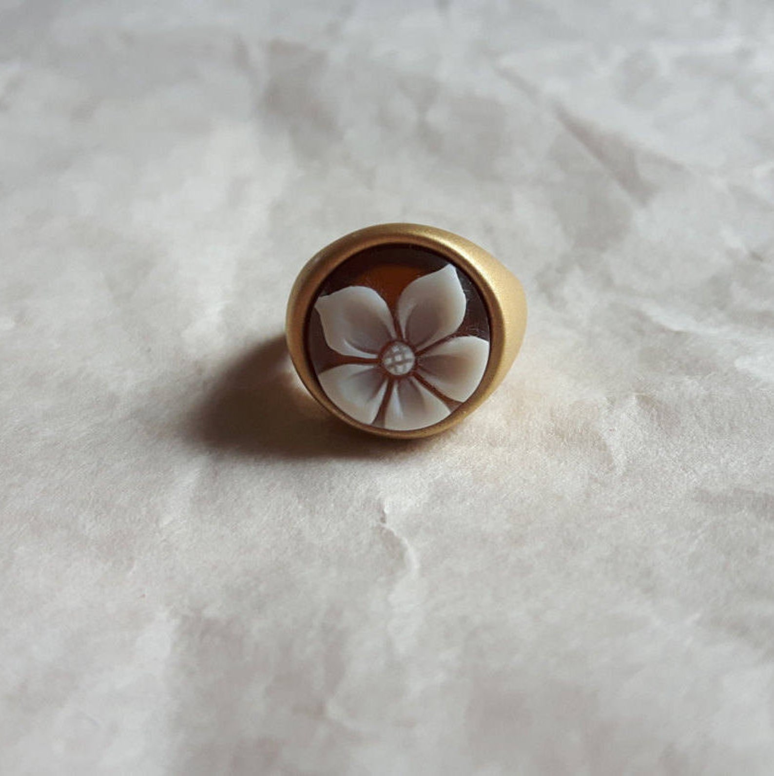 Flower cameo ring handmade shell cameo italian cameo ring - Etsy Italia