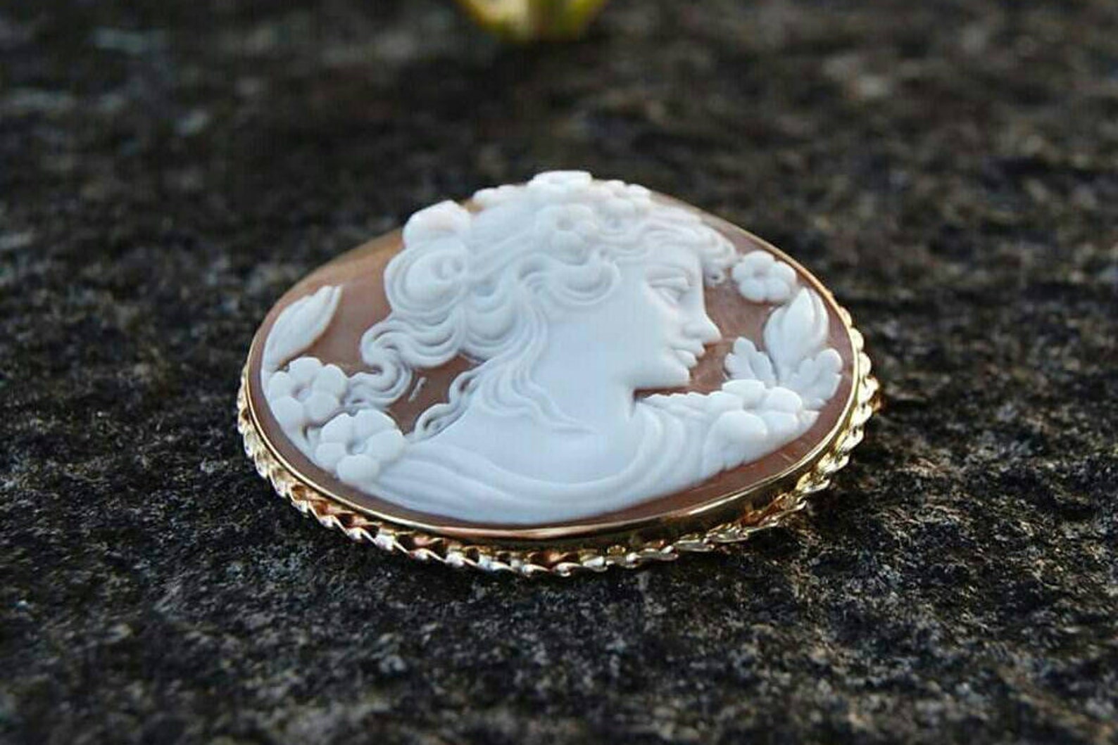 Gold Cameo Brooch & Pendant Flora Goddess Italian Cameo Jewelry Donadio ...