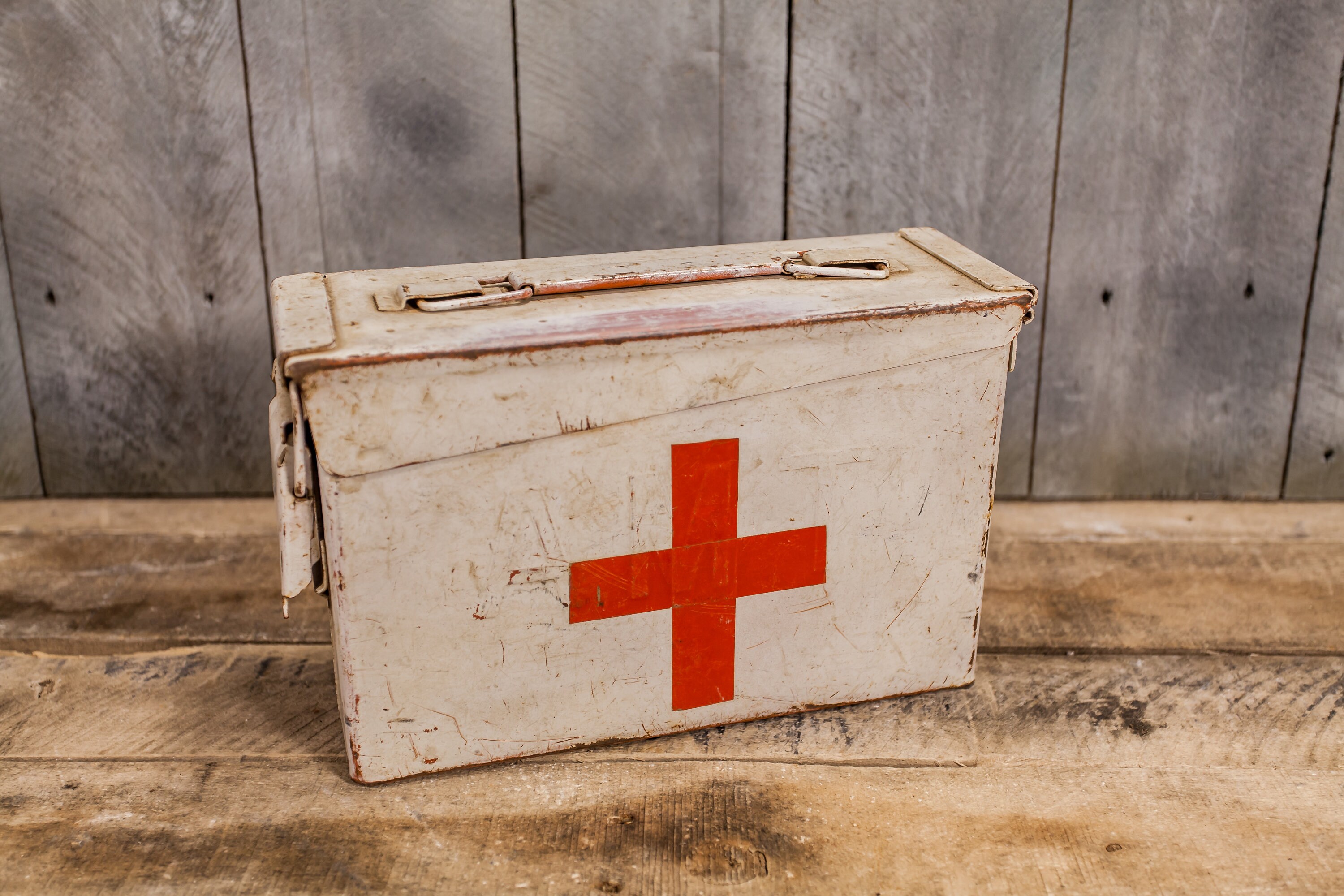 Vintage Military AMT Medic Box First Aid Box Red White Rustic Man Cave ...