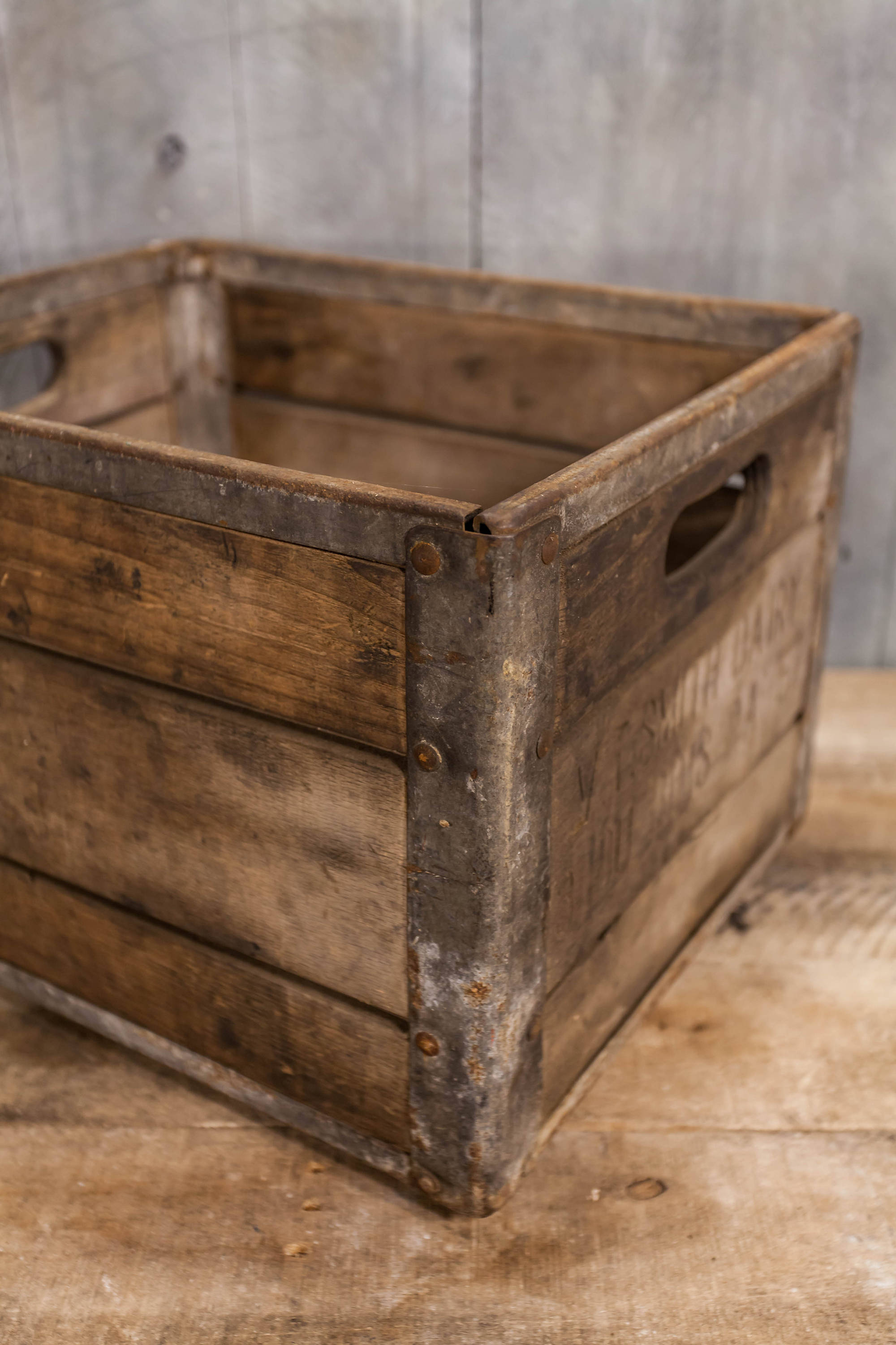 Vintage V.T. Smith Dairy Milk Crate Wood Metal Milk Bottle Carrier ...