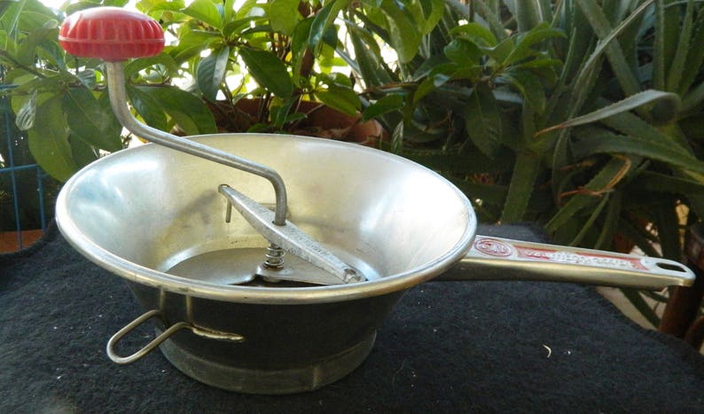 Vintage Kitchen Hand Grinder French Passe-legumes Hand Food - Etsy