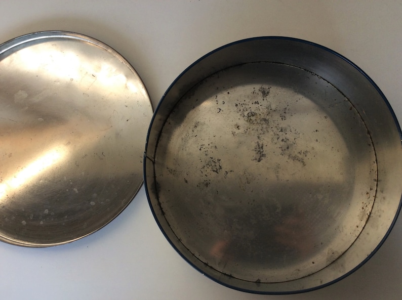 Vintage Round Storage Tin a Blue and Gold Cake Tin | Etsy