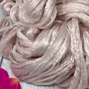 Avocado Dyed Seacell Fiber, Naturally Dyed Pale Pink Fiber for Spinning ...