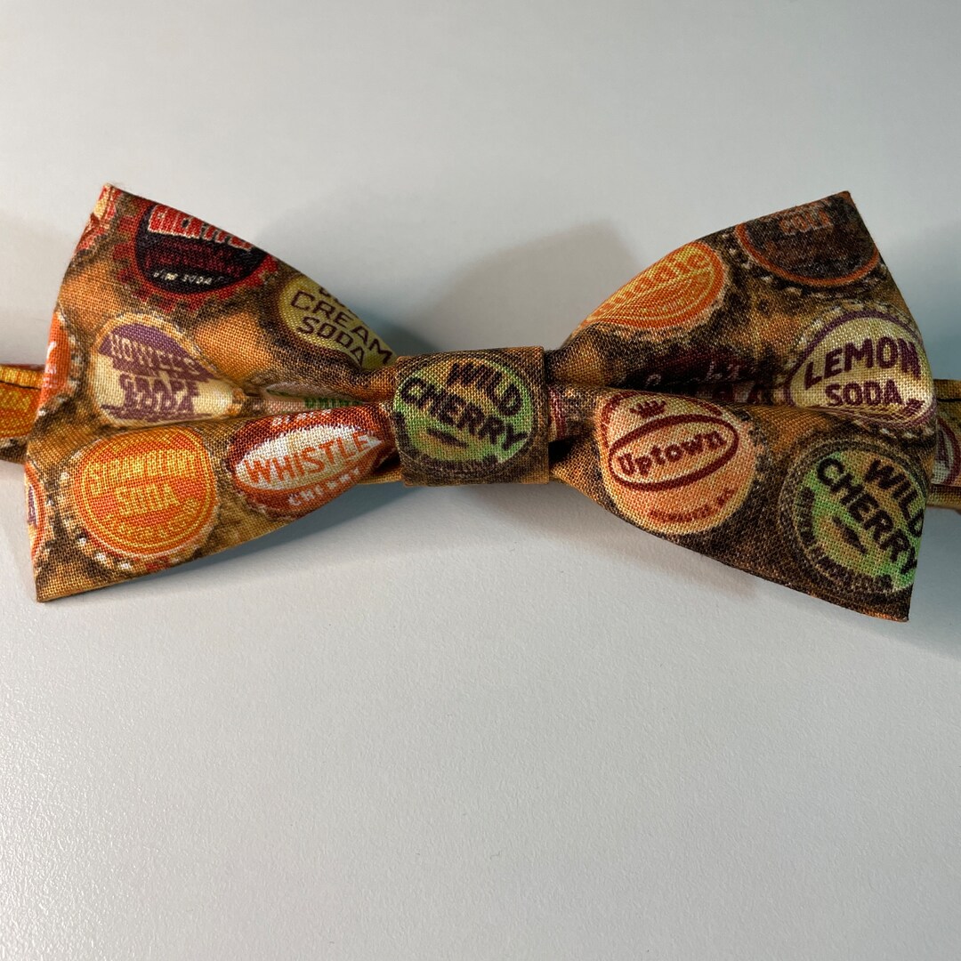 Vintage Bartender Drinks Men's Bow-tie pre-tied Feat. Bottle Caps for ...