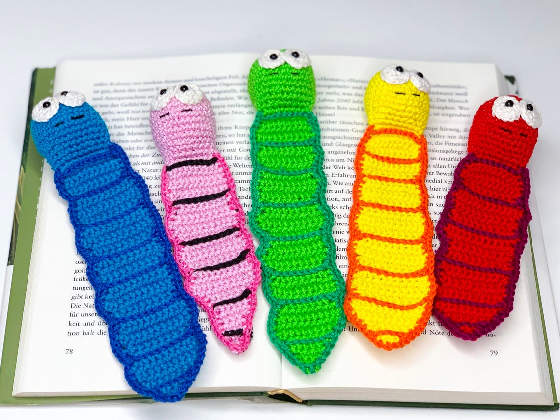 Crochet Pattern Bookworm Bookmarker | Etsy