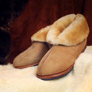 The Best Sheepskin Slippers in the Universe - Men's Sizing - Finest ...