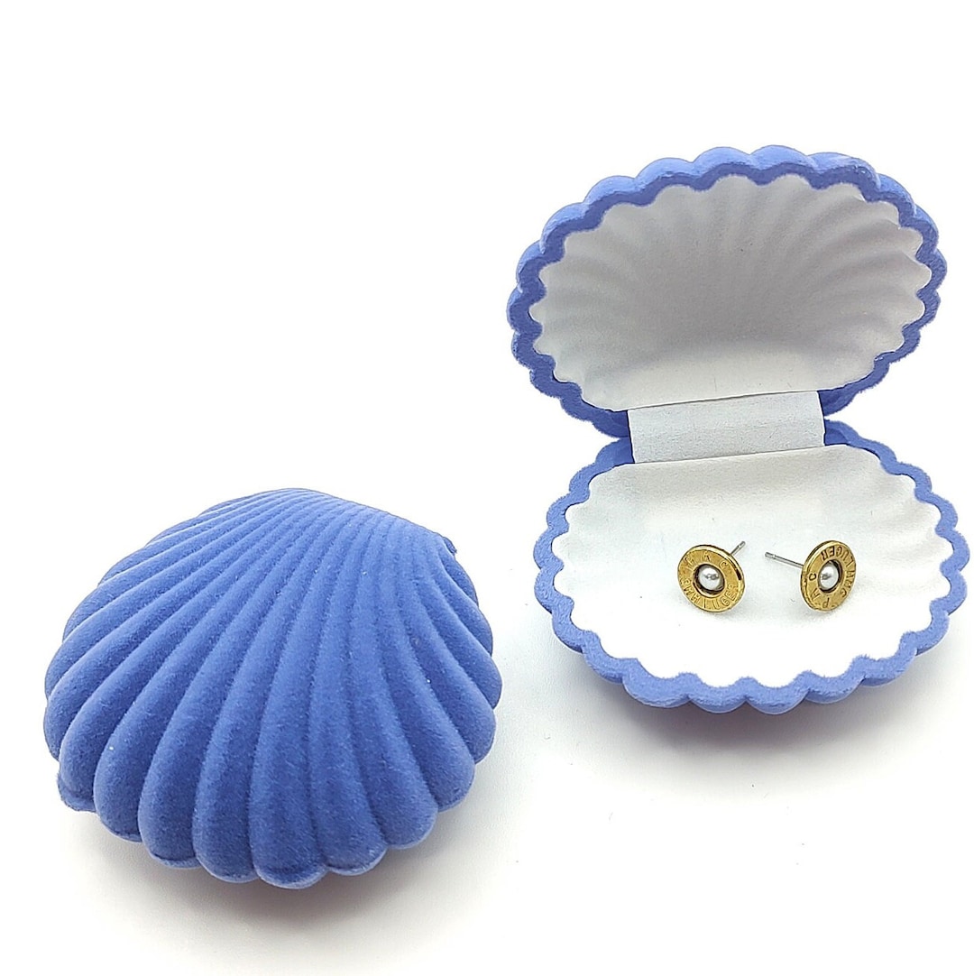Pearl Earrings in a Clam Shell Gift Box - Etsy