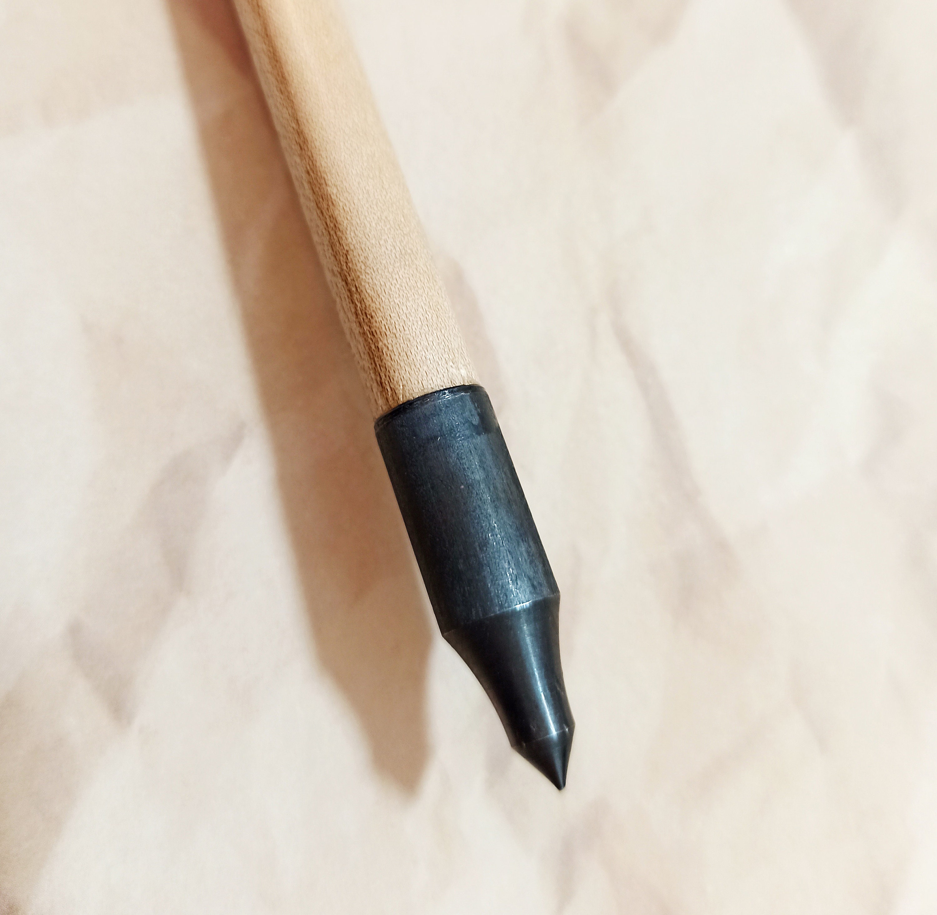 Ash Wood Archery Arrows: Medieval Traditional Arrows, White Feathers ...