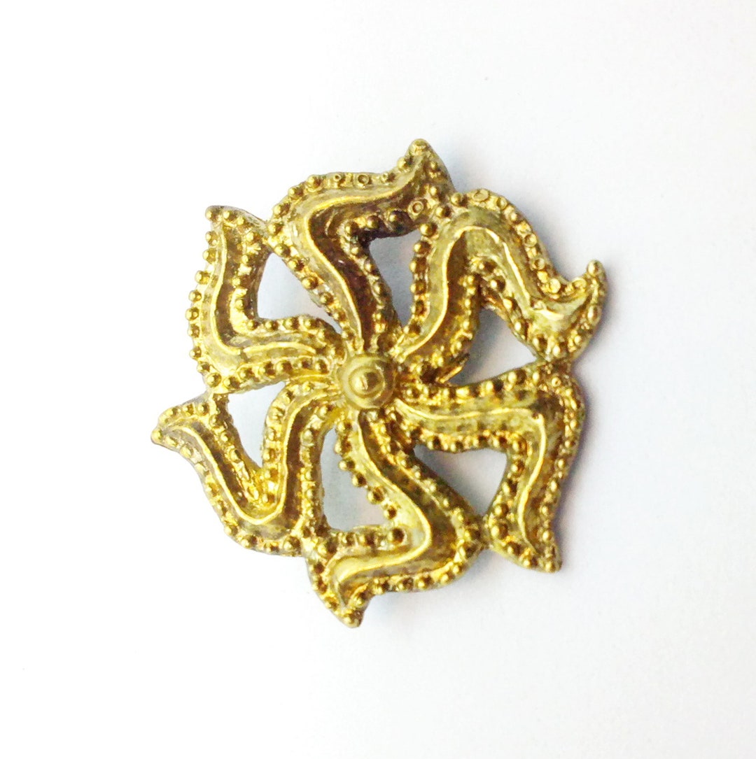 Medieval Badge Set, Pilgrim Badge Replica, Shining Sun of York, Rose ...