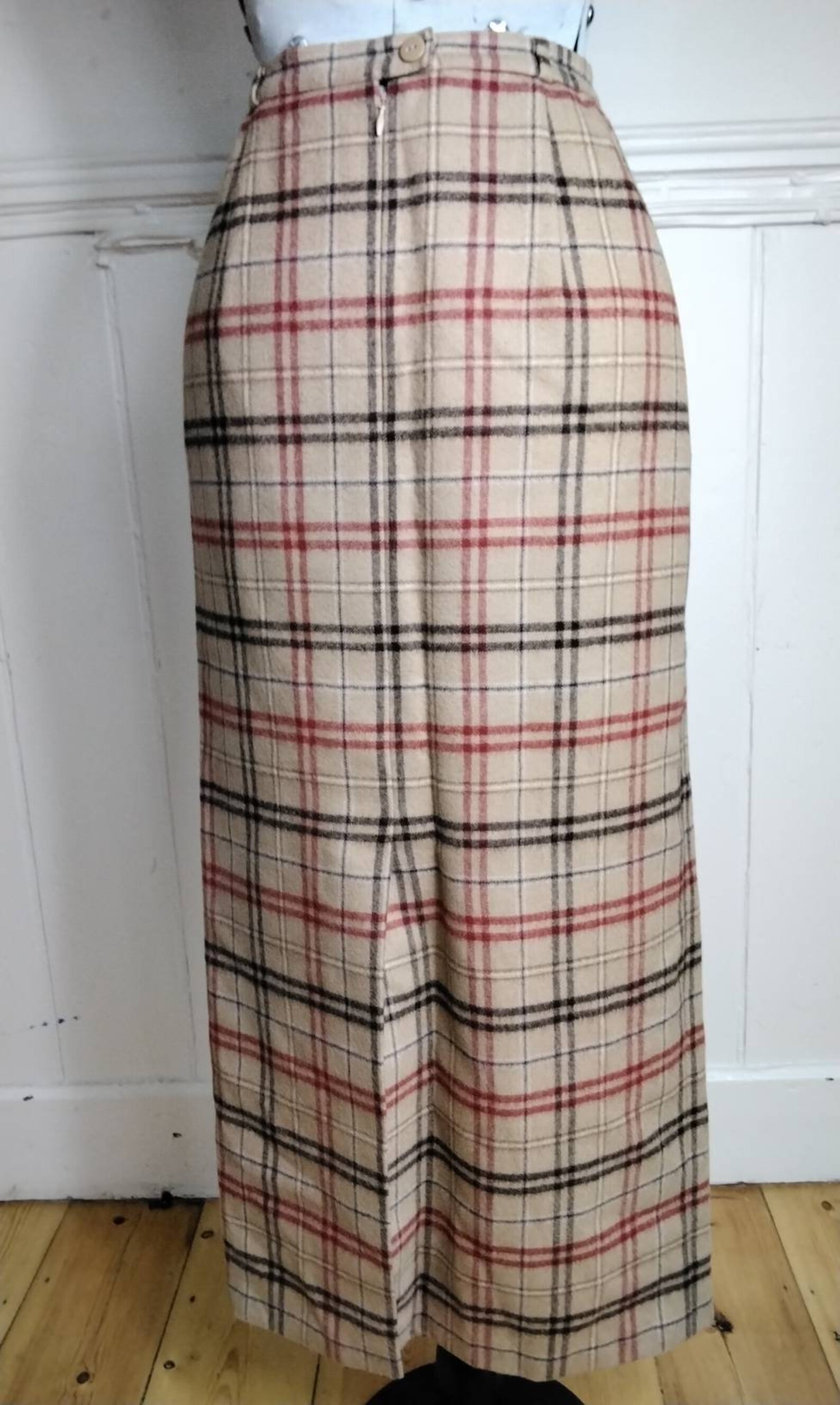 Stunning Basler, Ankle Length, Wool Fitted Skirt in Camel With Red and ...