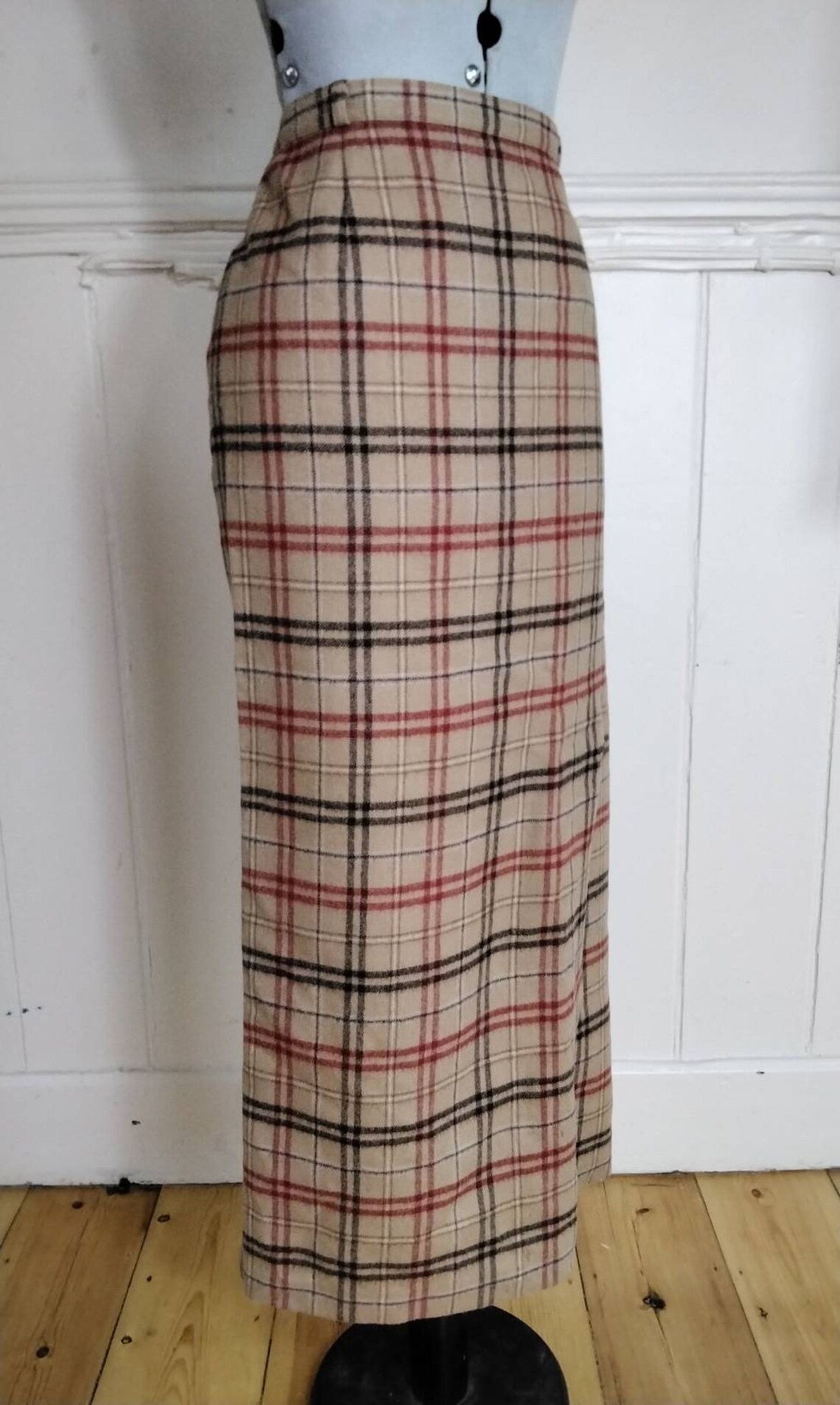 Stunning Basler, Ankle Length, Wool Fitted Skirt in Camel With Red and ...