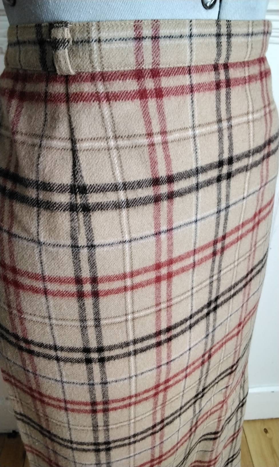 Stunning Basler, Ankle Length, Wool Fitted Skirt in Camel With Red and ...