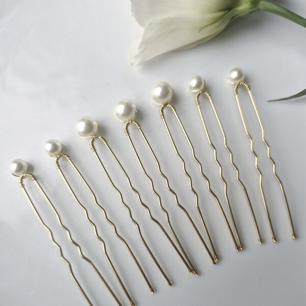 Round Classic Pearl Pin - Etsy UK