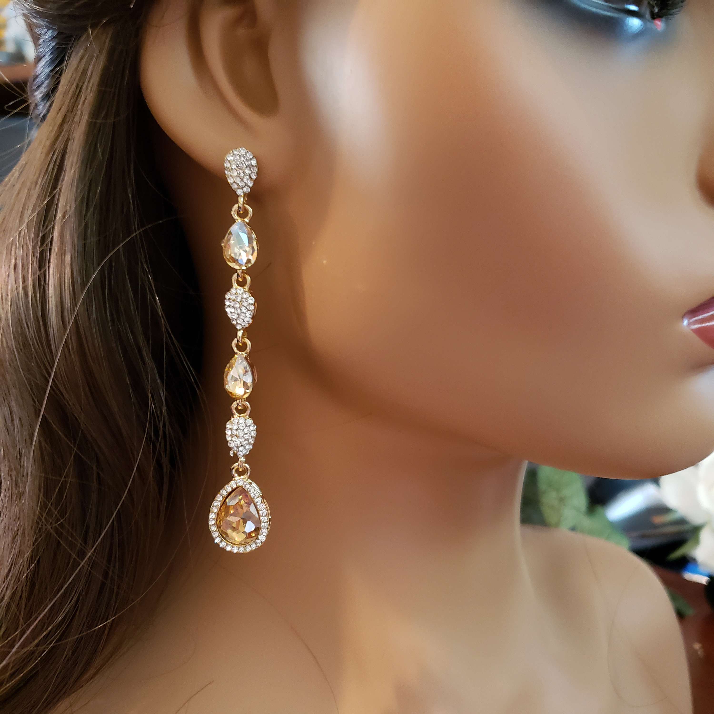 Desert Farmer Sociable gold dangle earrings prom Jane Austen pale Refurbish