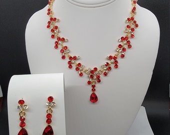 Red Stone and Gold Necklace - Etsy