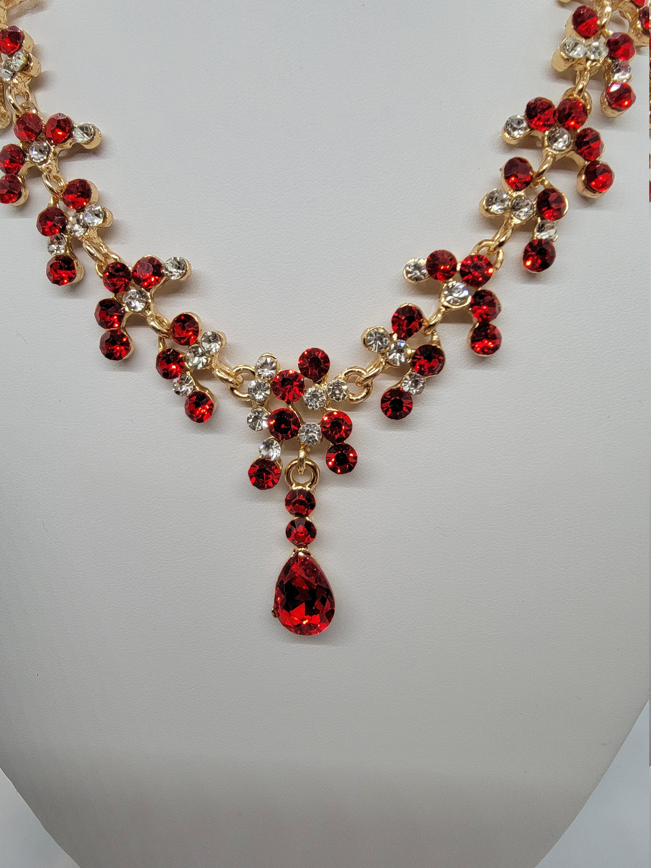 Red Crystal Necklace and Earring Set Red Rhinestone necklace - Etsy.de