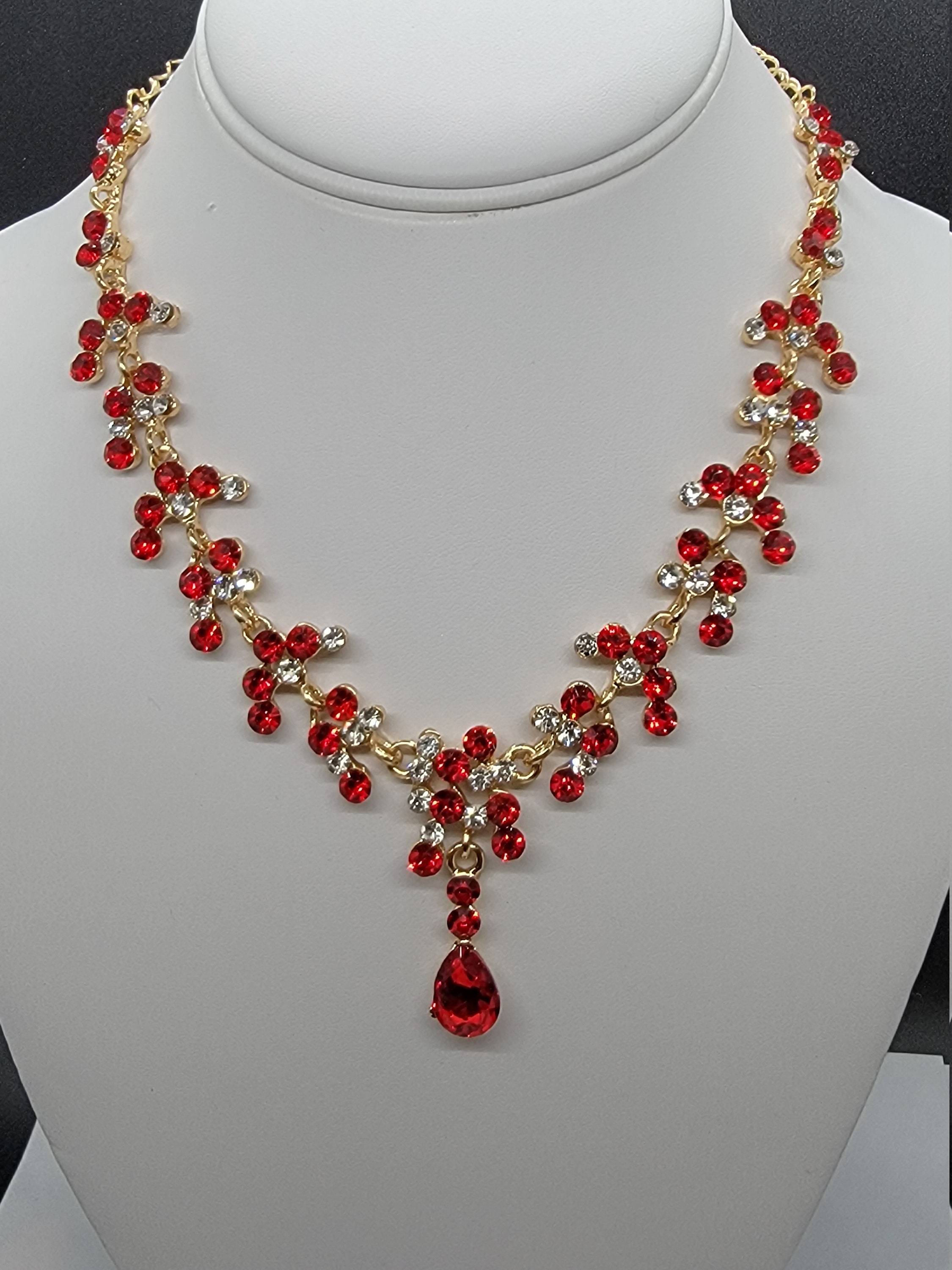 Red Crystal Necklace and Earring Set Red Rhinestone necklace - Etsy.de