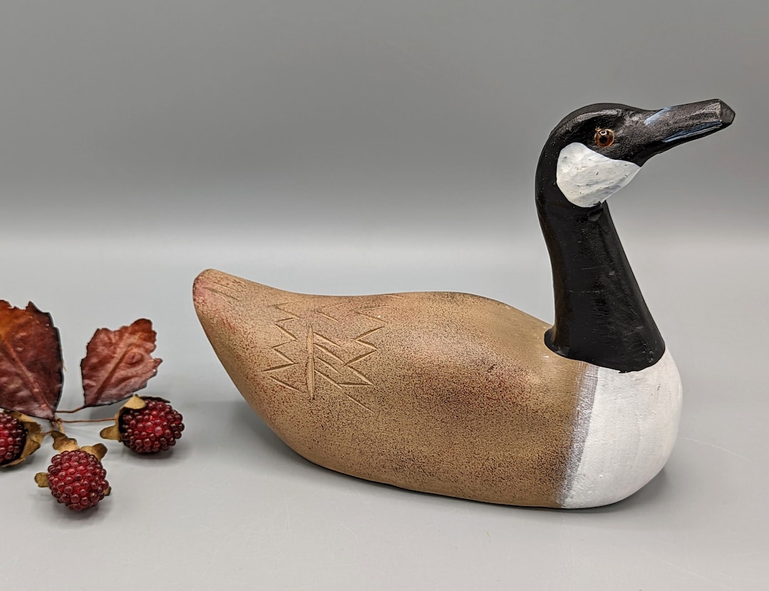 Vintage Canadian Goose Hand Carved Painted Wood Bird Decoy Sculpture ...