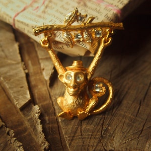 Hanging Monkey Brooch Pin, Antique Styled Vintage Costume Jewelry Look ...
