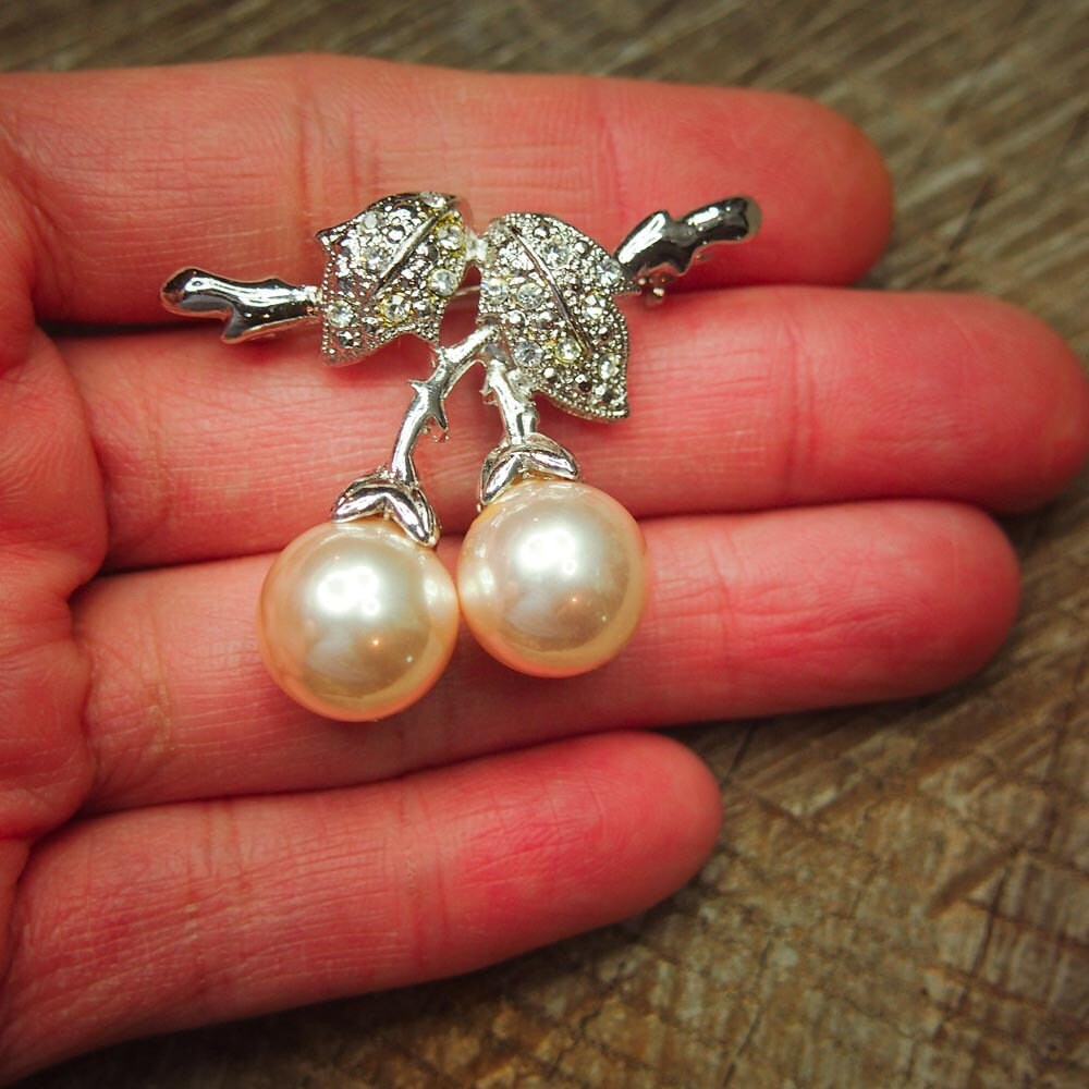 Peach Pearl Brooch Antique Vintage Styled, Bridesmaid, Rhinestone ...