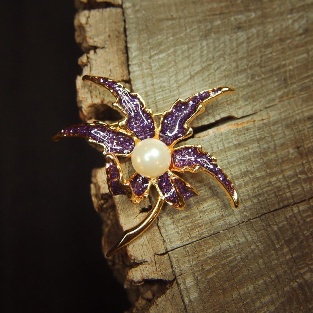 Iris Brooch Antique Vintage Styled, Bridesmaid, Rhinestone Diamante ...