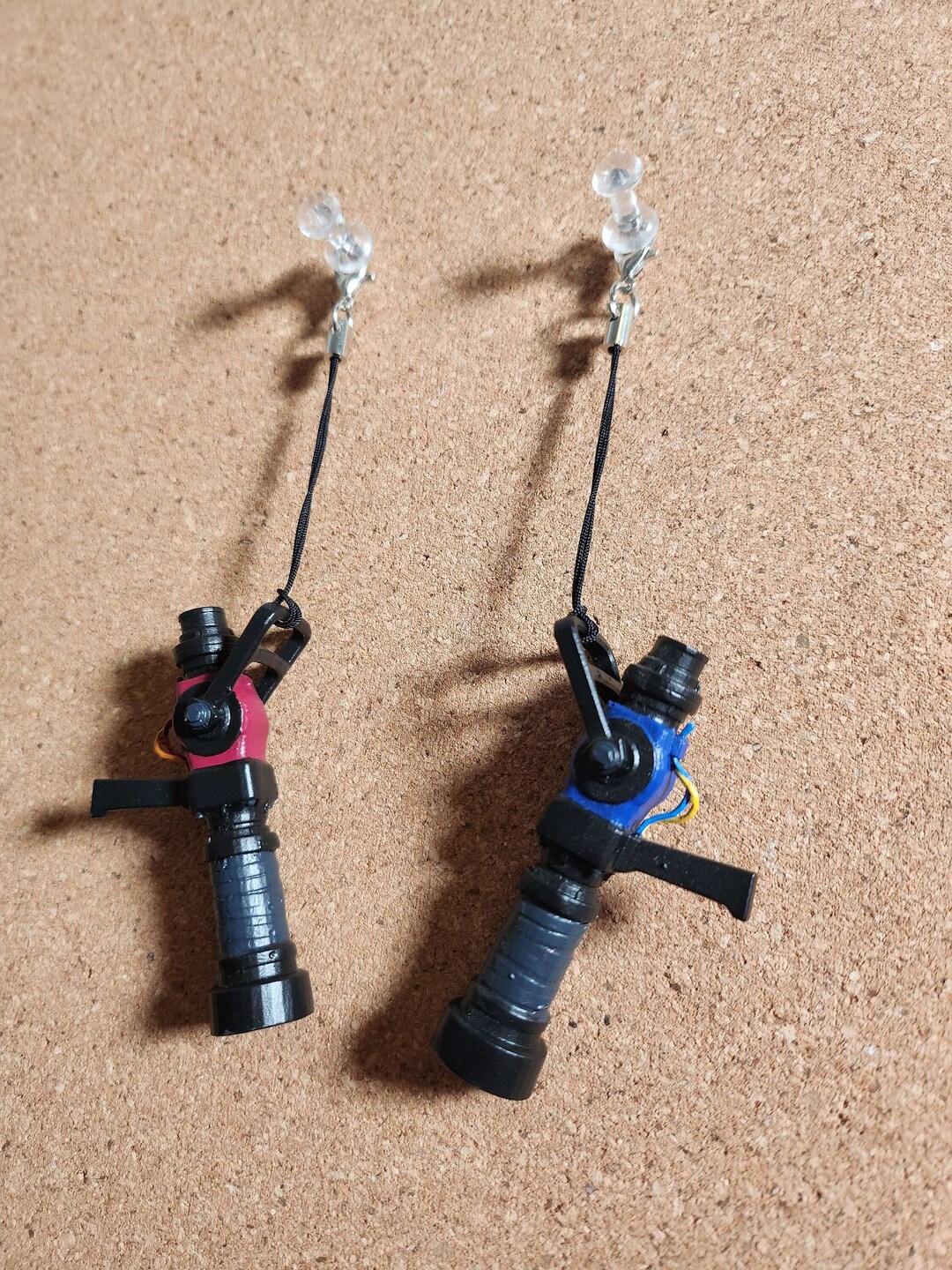 TF2 Medigun Keychain - Team Fortress 2 Resin Handpainted Charm - Etsy