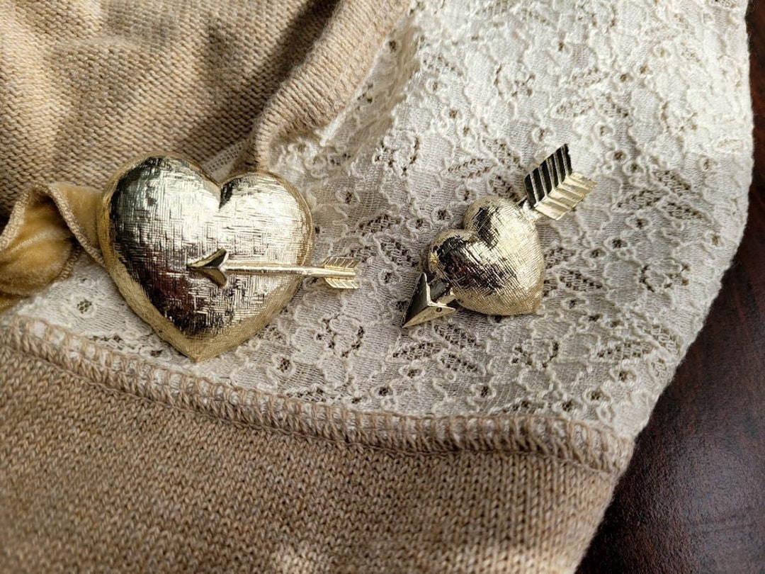 Vintage Valentine Heart Broche Set Pierced by Arrow Gold Tone Pierced ...