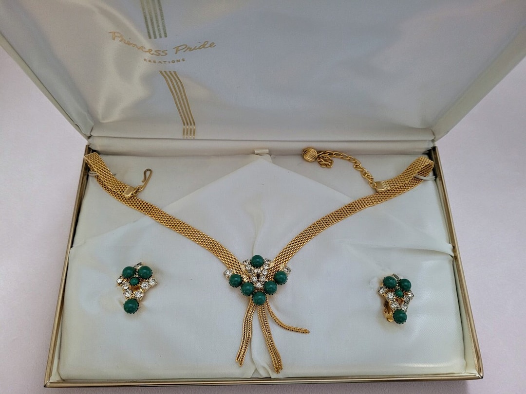 Princess Pride Creations Vintage Goldtone Mesh Style Chain Choker ...