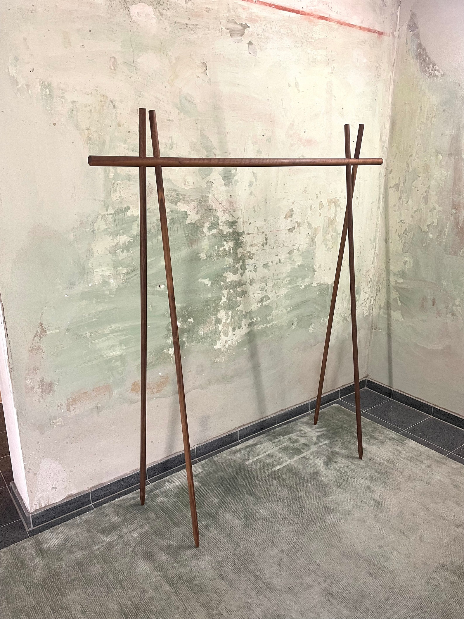 Minimalist Oak or Walnut Clothes Stand - Modern Shirt Rack (160cm) - Etsy