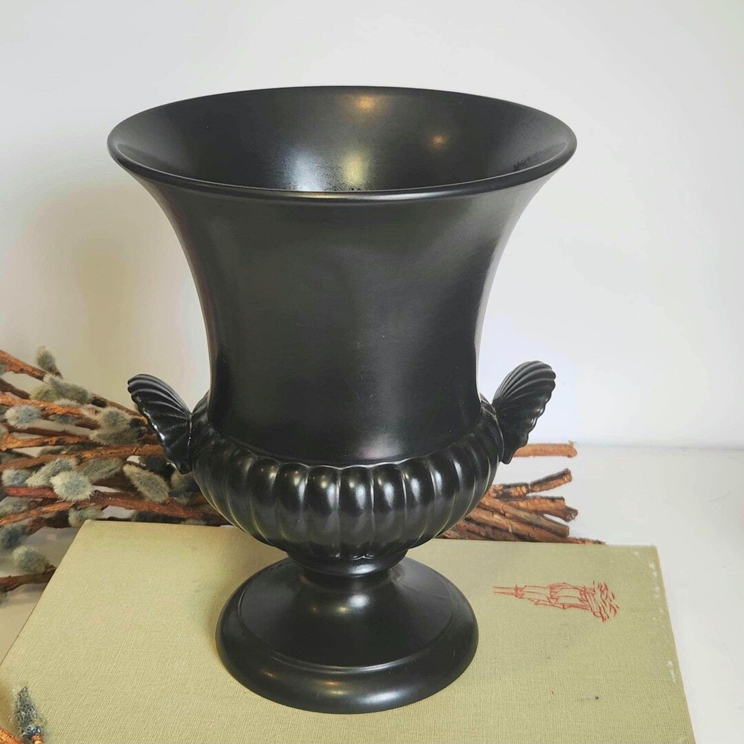 Vintage Wedgewood Elegant Flower Vase Urn, Black Pedestal Floral ...