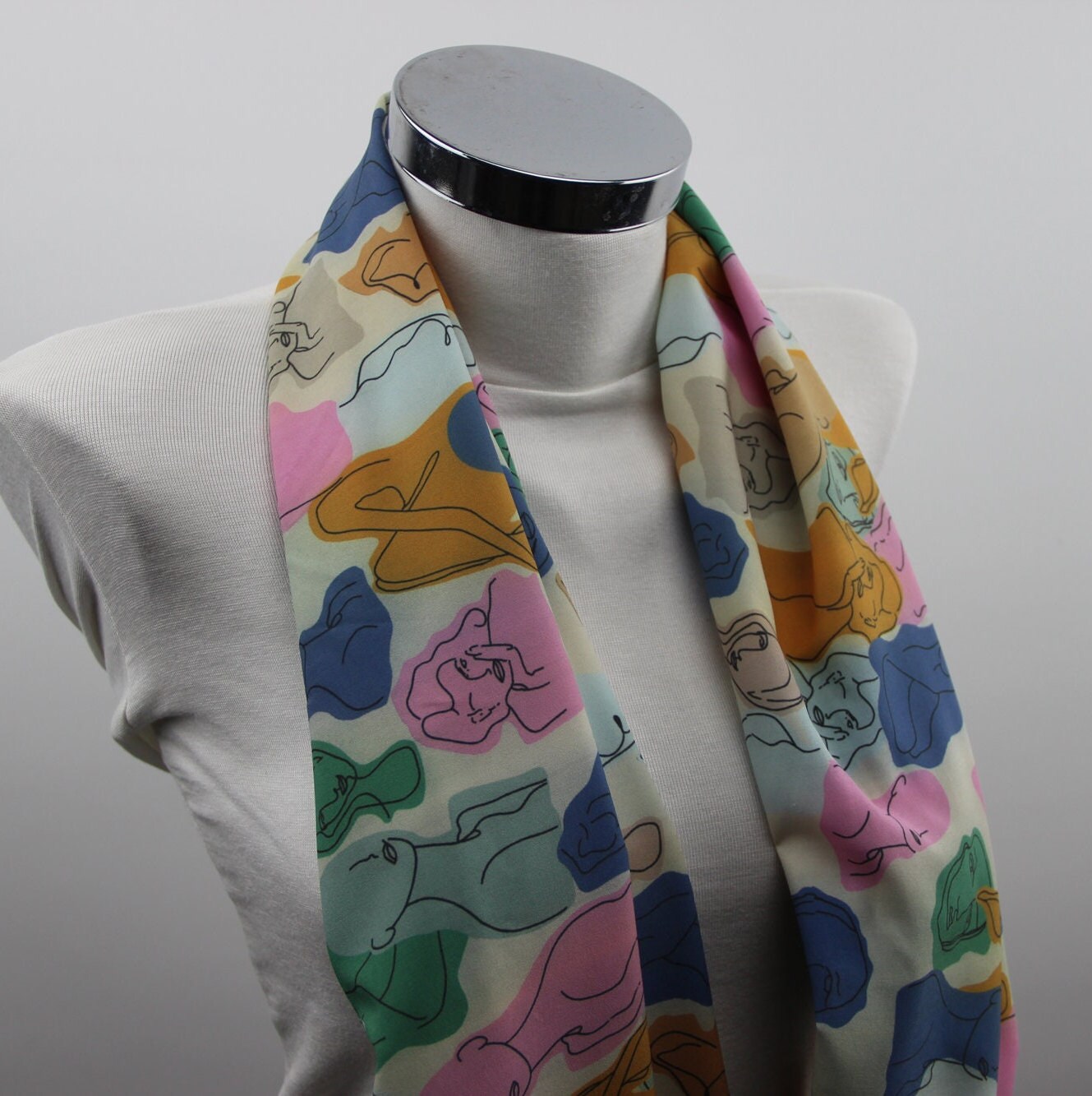 Infinity Scarf Drawing