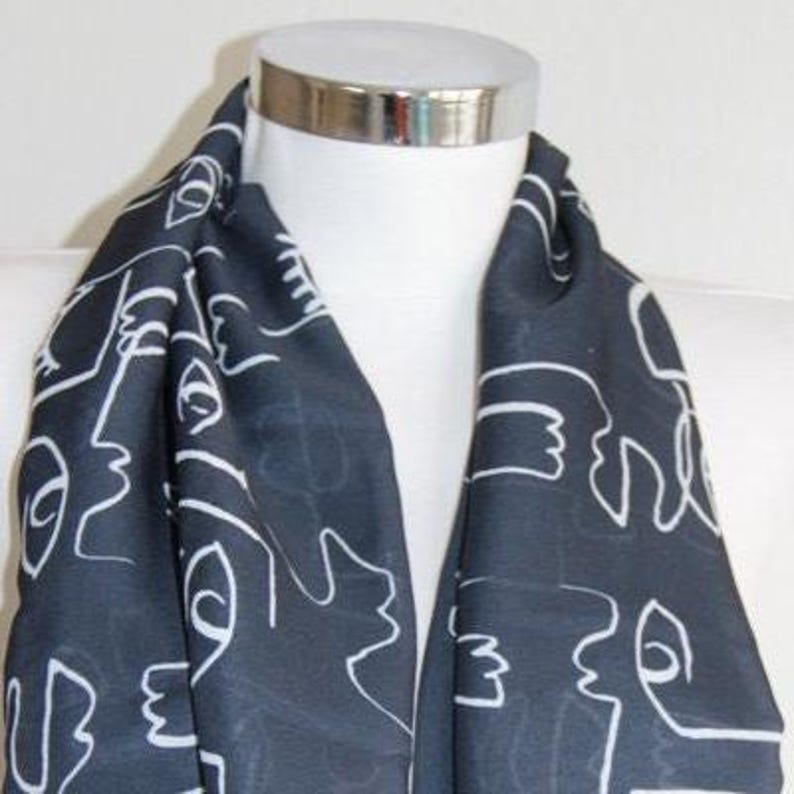 Infinity Scarf, Single Line Illustration, Single Line Art, Circle Scarf ...
