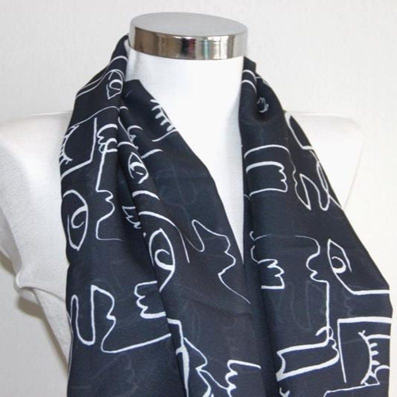 Infinity Scarf, Single Line Illustration, Single Line Art, Circle Scarf ...