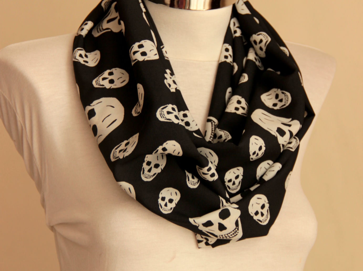 Skulls Design Scarf, Women Fashion Accessories, Halloween Gifts ...