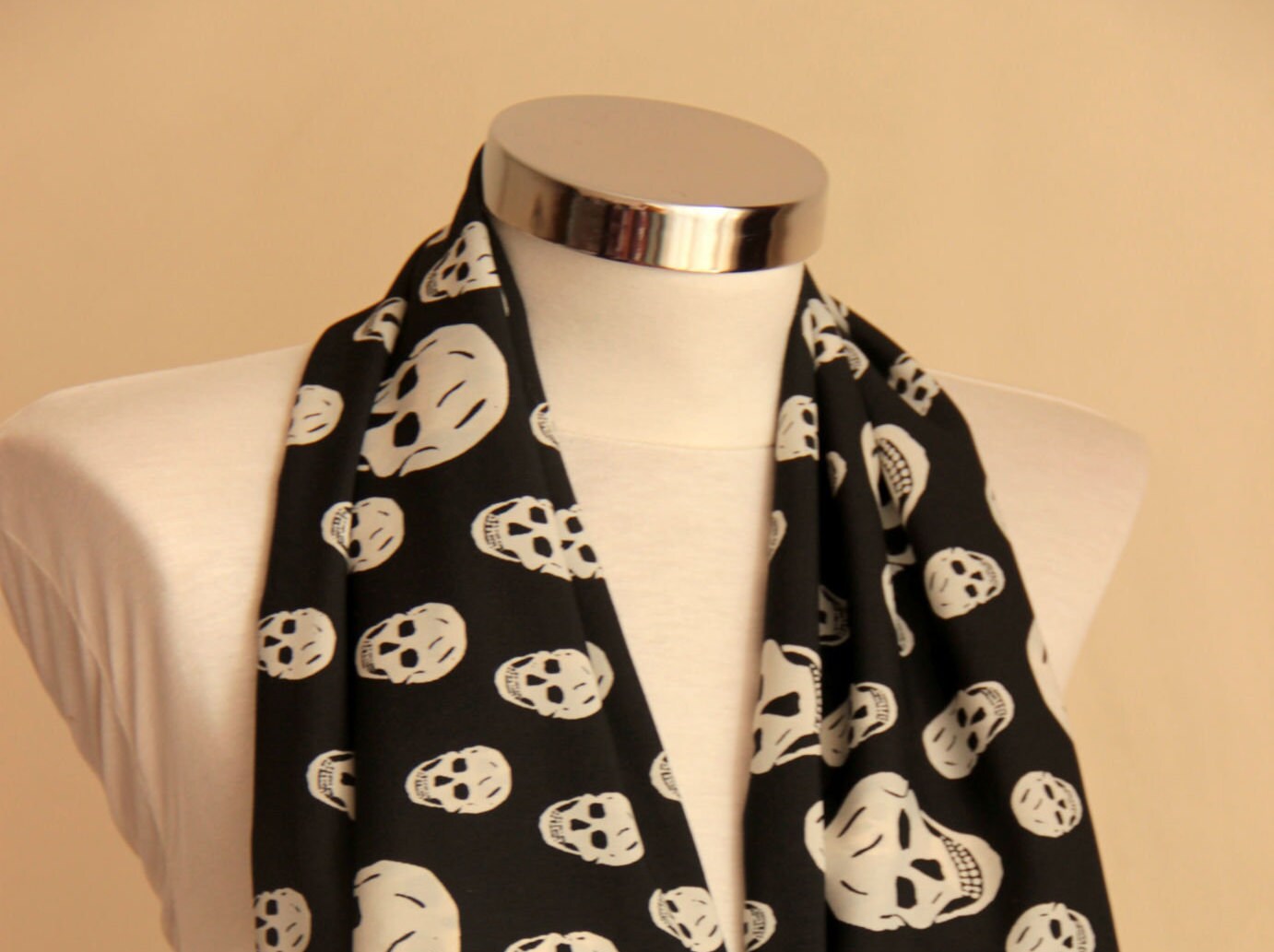 Skulls Design Scarf, Women Fashion Accessories, Halloween Gifts ...