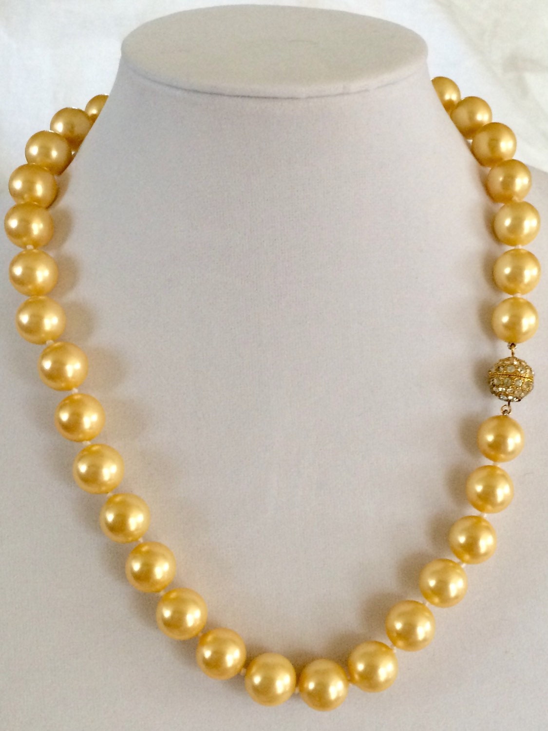 Vintage 80s Pearl Necklace With Rhinestone Ball Clasp Creamy - Etsy