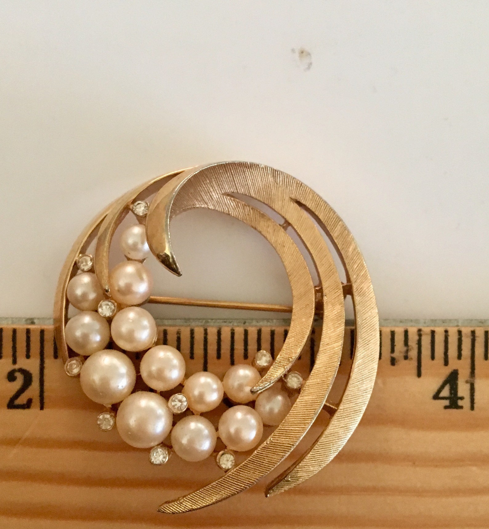 Vintage Crown Trifari Gold & Pearl Brooch Classic, Elegant Style in ...