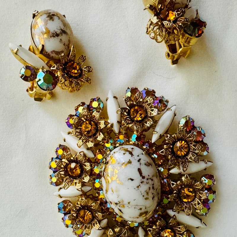 Easter Egg Brooch - Etsy