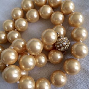 Vintage 80s Pearl Necklace With Rhinestone Ball Clasp Creamy - Etsy